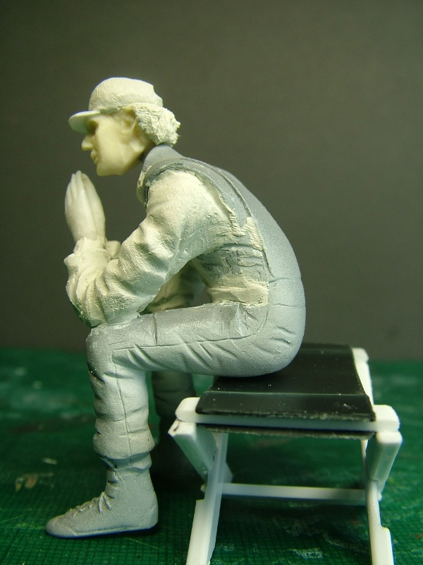 senna figure seated 086 - Pauls (Mini) Art