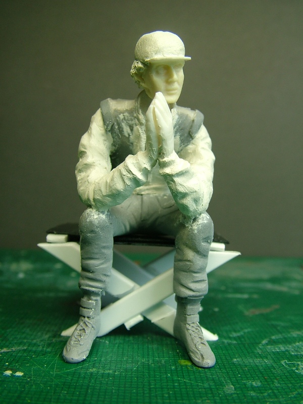 senna figure seated 096 - Pauls (Mini) Art